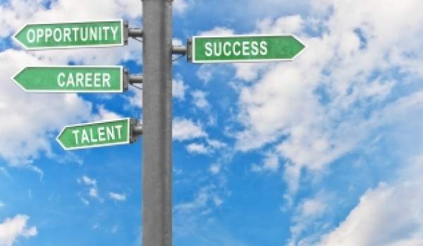 7 simple (yet powerful) ways to stand out in the crowd and get more ...